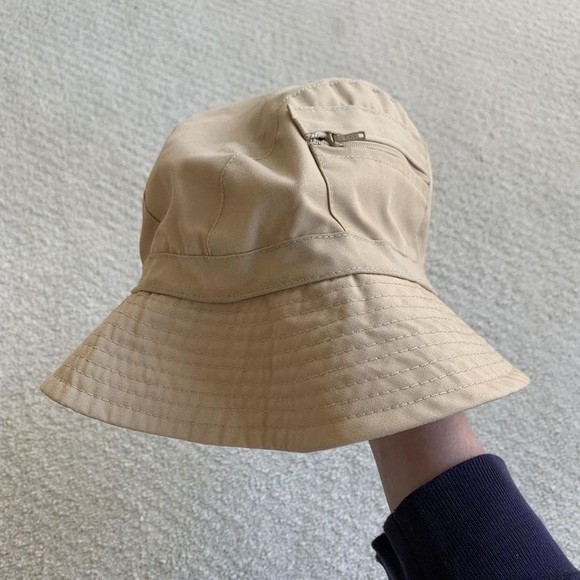 UNIF | Accessories | Y2k Zippered Beige Bucket Hat | Poshmark